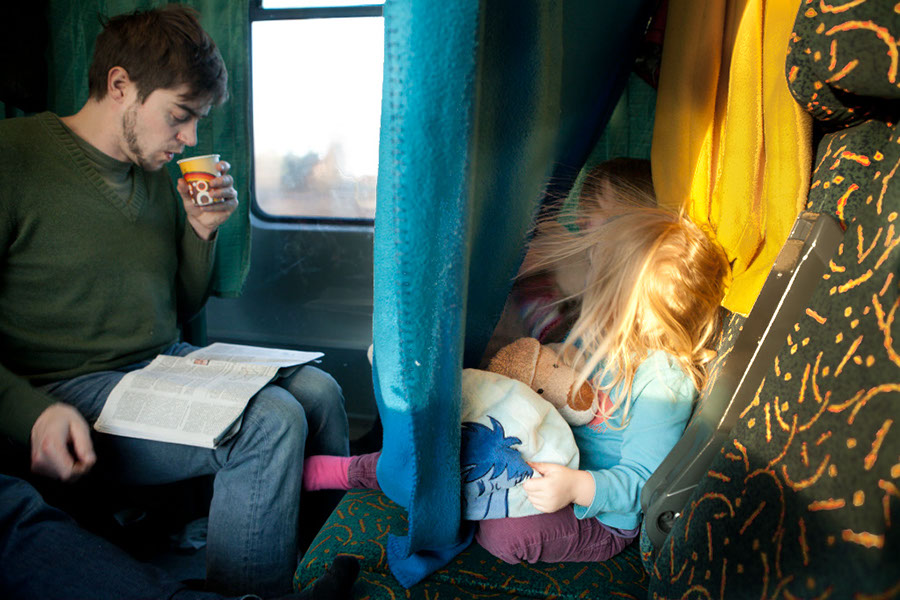 Berlin – Warsaw: Hanna and Mila built a house; Photo: Anna Alboth ...